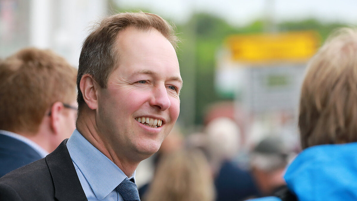Richard challenges PM to end off-grid support delay - Honiton, Sidmouth ...